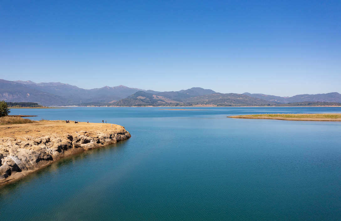 Foto aérea Lago Colbún. Volando FPV con drone Mavic 2 PRO