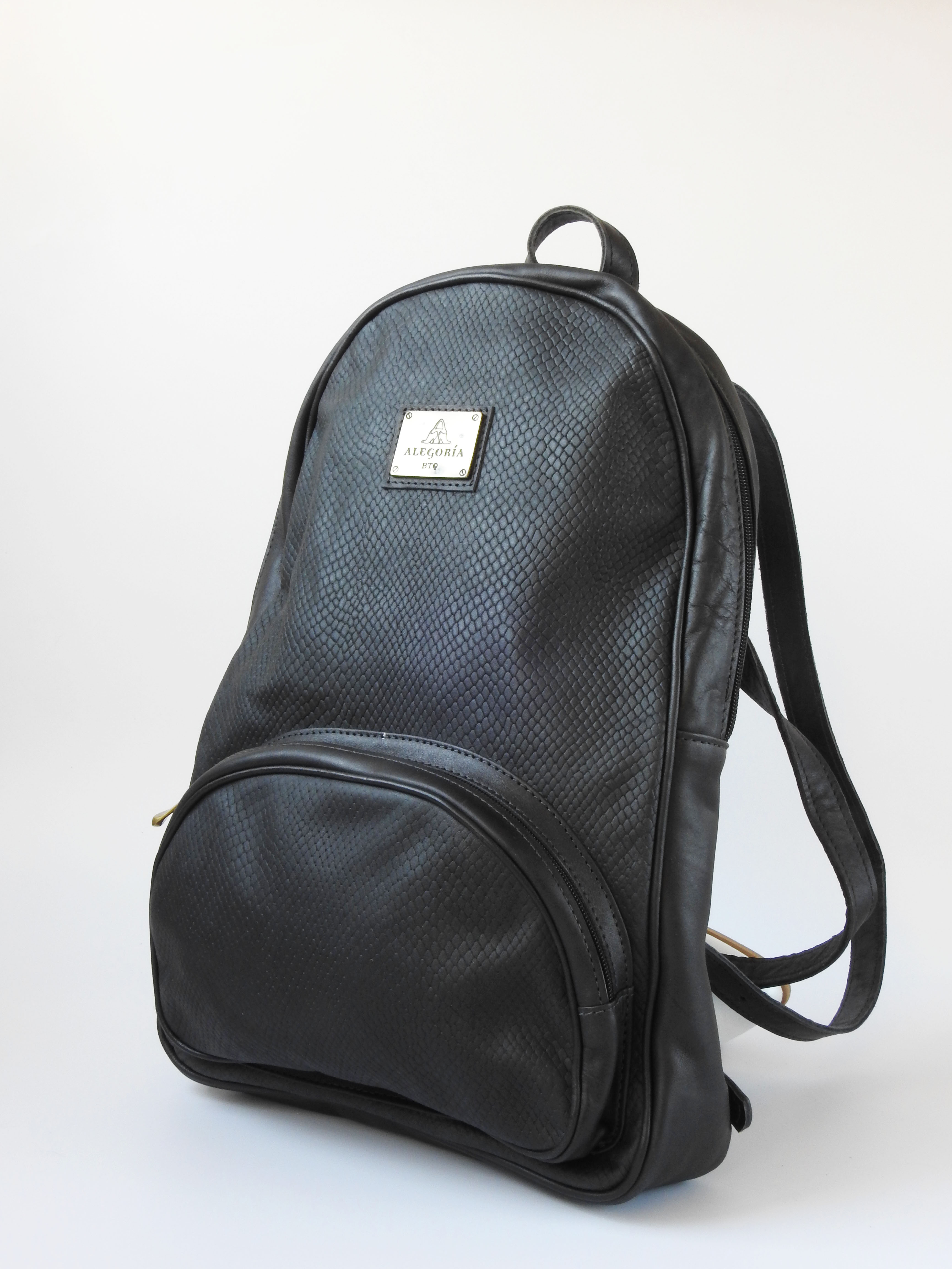 Mochila cuero negra 3D