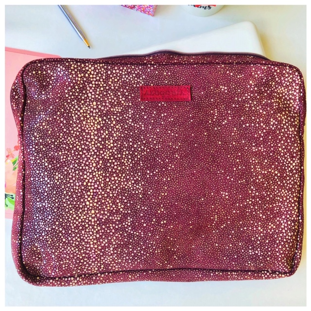 Forro computador cuero burdeo