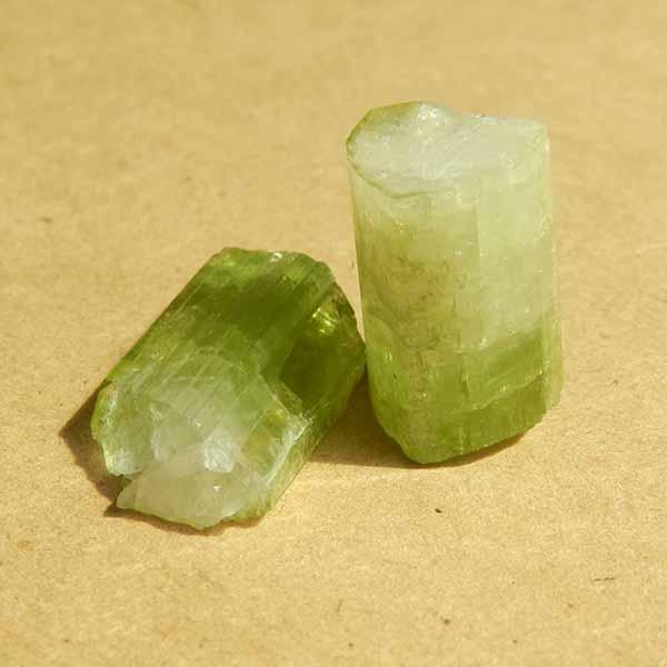 Turmalina Verde - 1 unidad de 1,5 x 1 cm